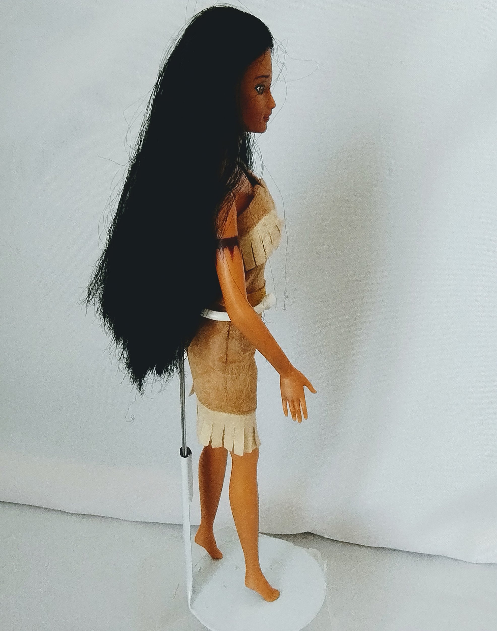 Boneca Pocahontas Disney store 2005 usada, 30 cm - Taffy Shop - Brechó ...