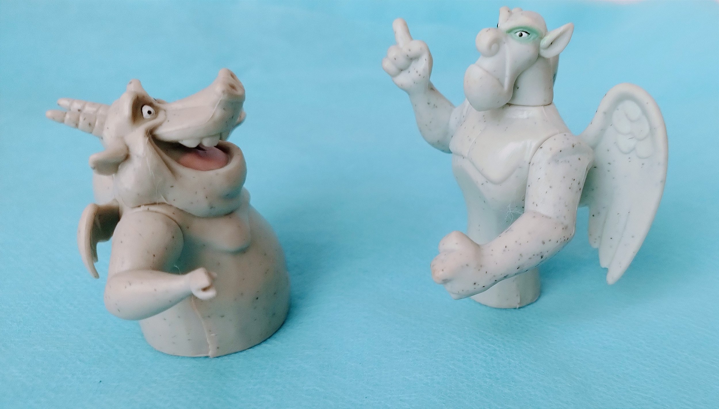 Miniatura Disney Gárgulas Víctor e Hugo articulados nos braços, 7 e 6 ...