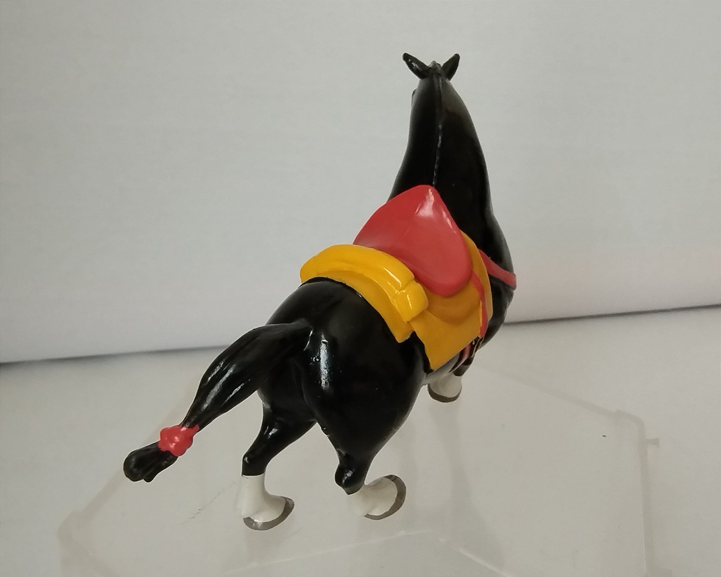 Miniatura Disney Applause 1998, cavalo preto Khan da Mulan, 10cm ...