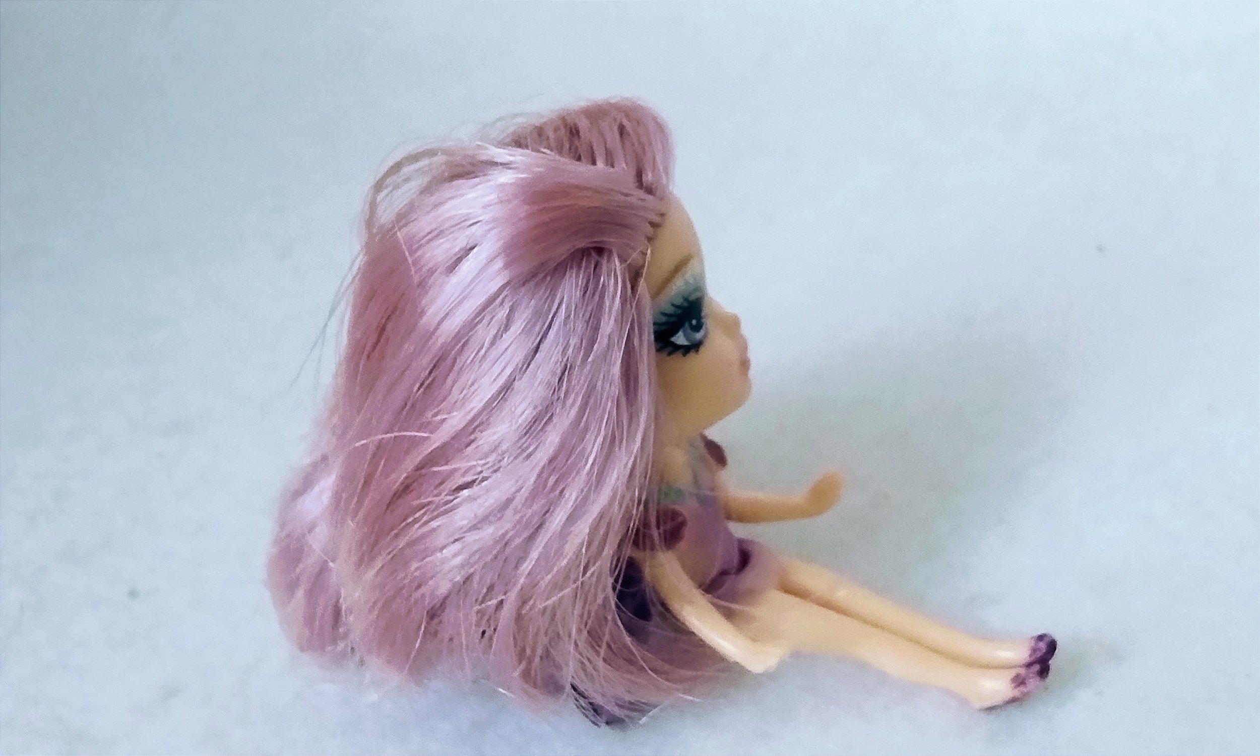 Barbie Peek-a-boo petit fashion dolls com.anel lilas Mattel 2008, 6,5 ...