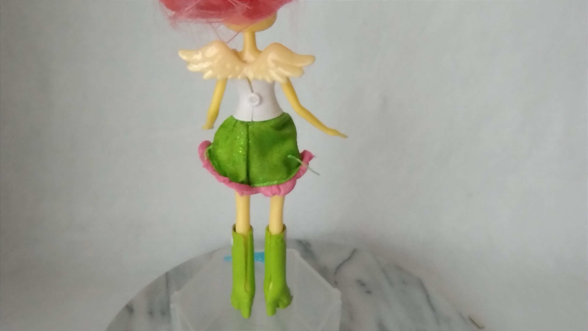 Boneca my little pony equestria girls Fluttershy usada 23 cm - Taffy Shop - Brechó de brinquedos