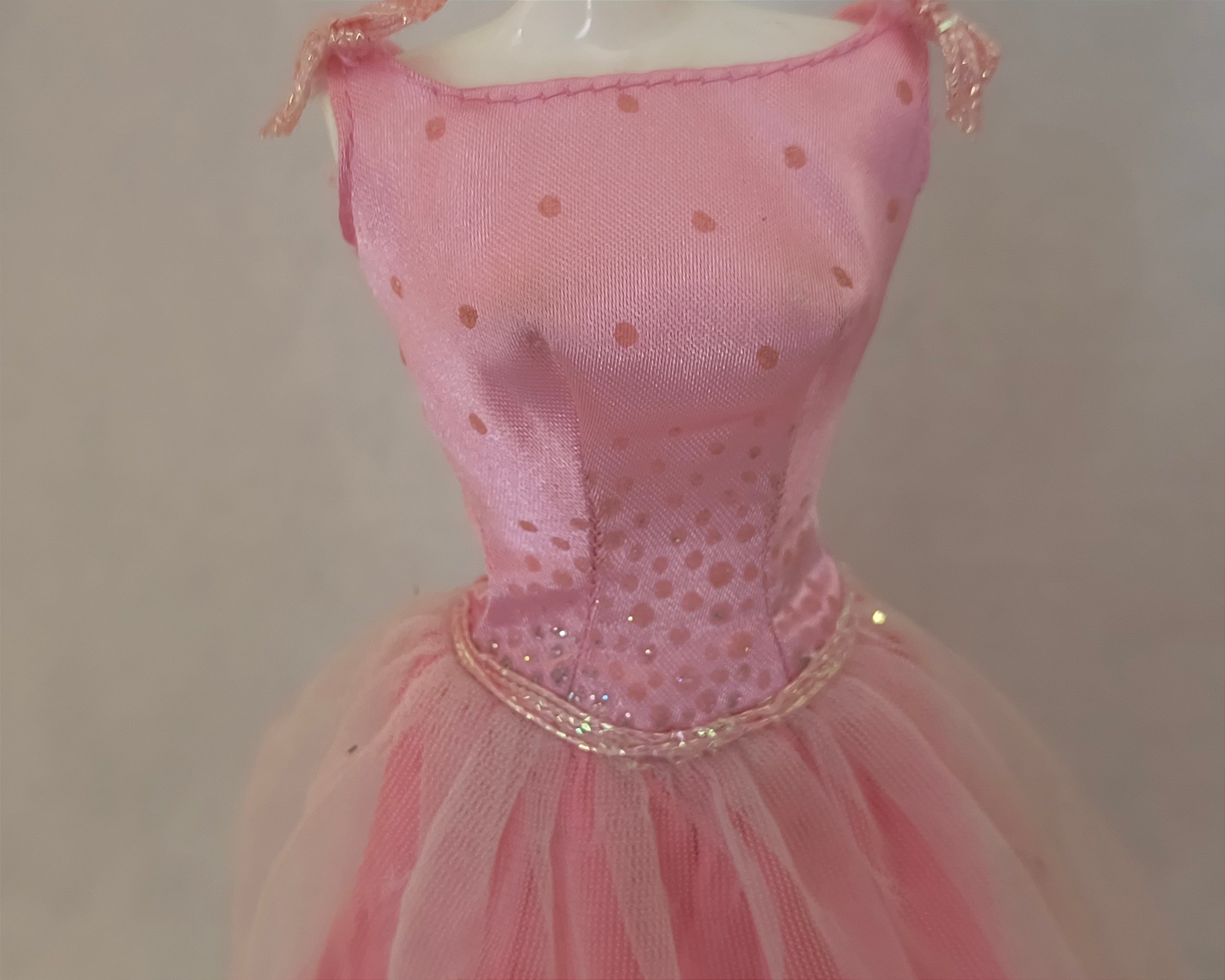 Vestido boneca Barbie Princesa Arco íris 1999 - Taffy Shop - Brechó de ...
