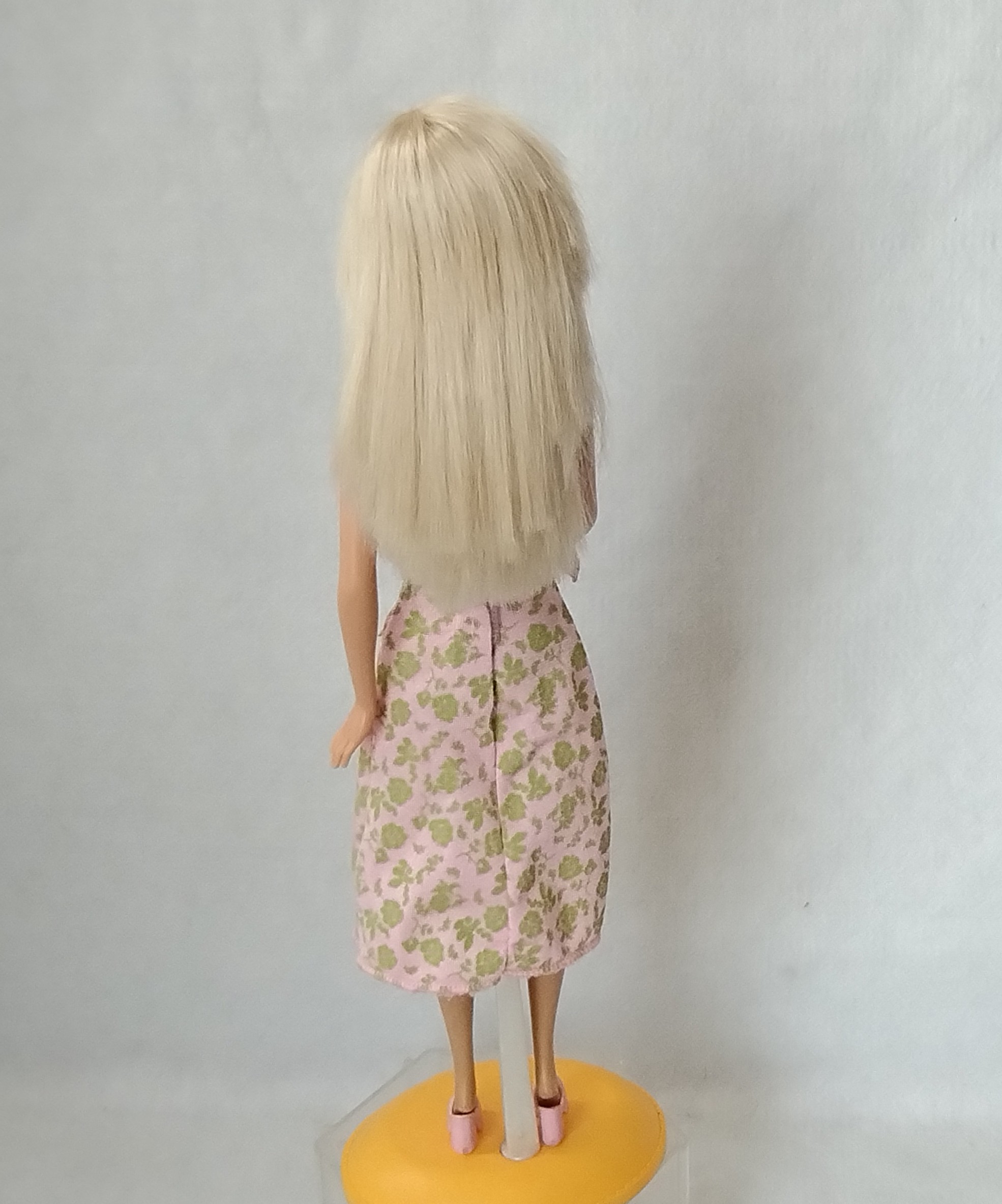 Barbie chic loura Mattel 2004 - Taffy Shop - Brechó de brinquedos
