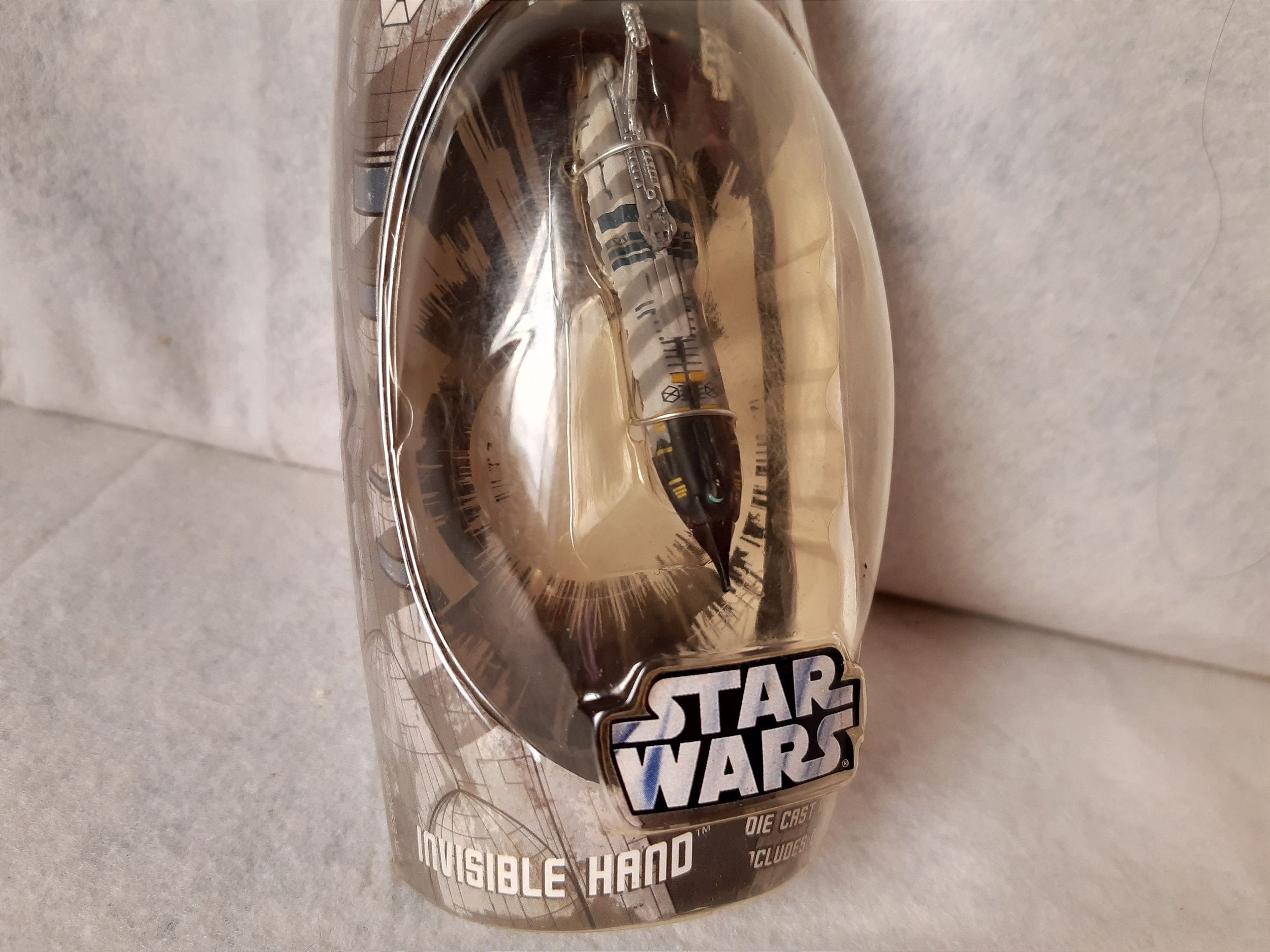 Miniatura de metal nave invisible hand Star wars, titanium series ...