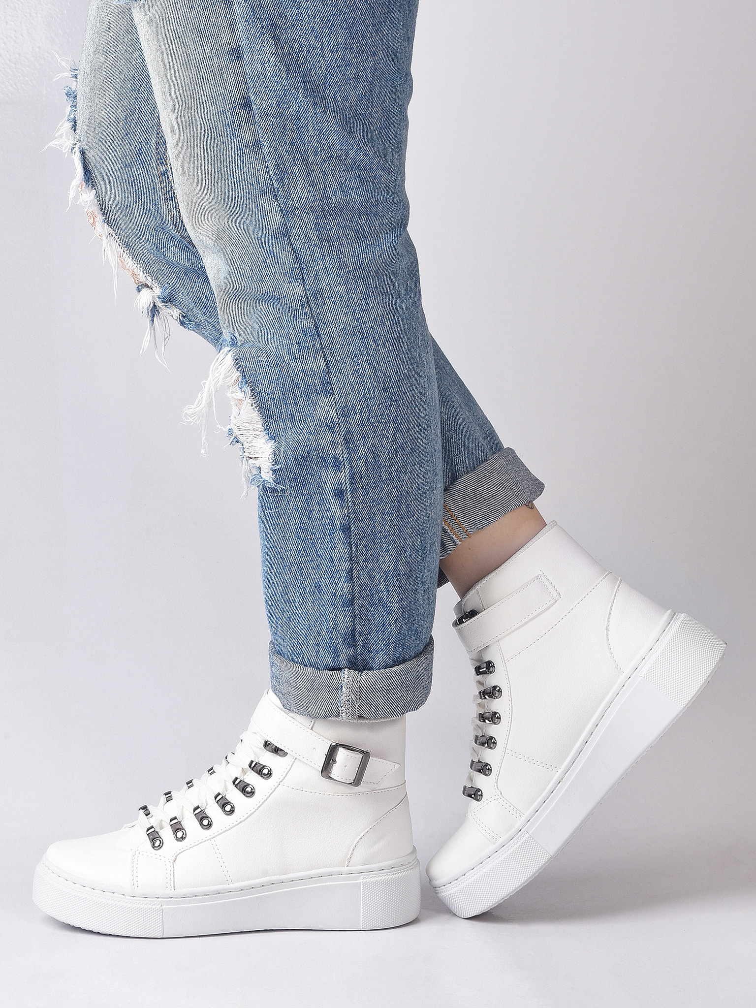 Tênis Botinha Branco: Solado Branco, Casual e Moderno - Salook Calçados