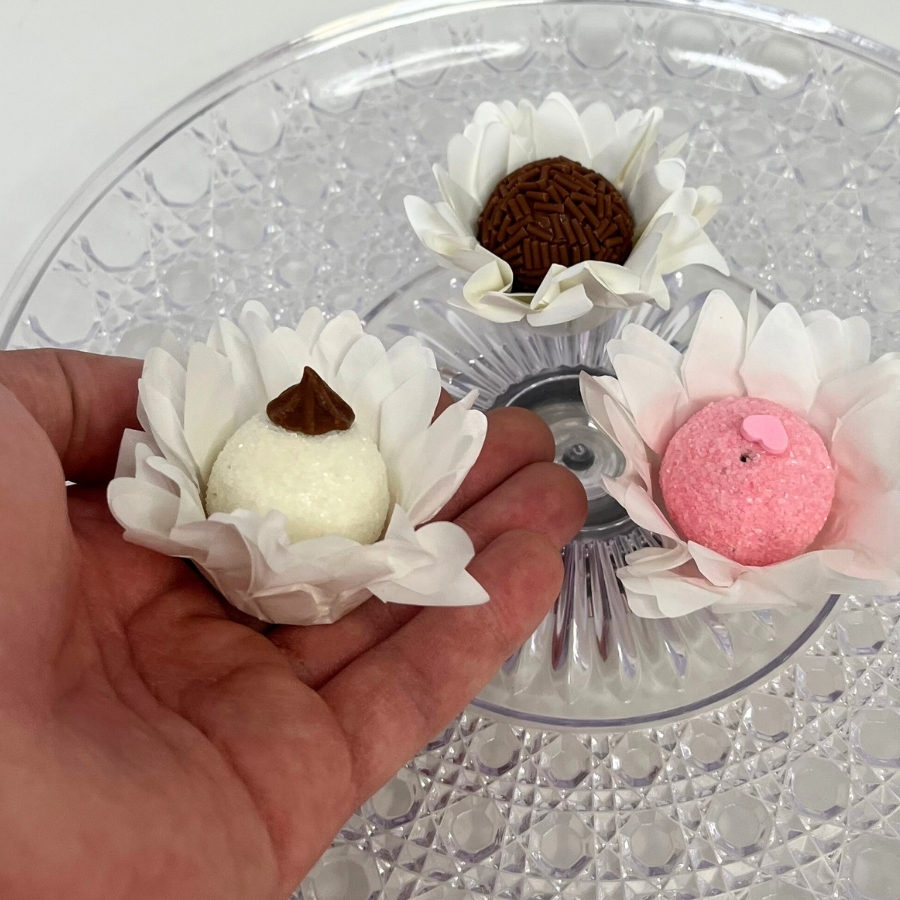 Forminha para Doces Finos - Madri Branco - 30 unidades - Decora Doces ...