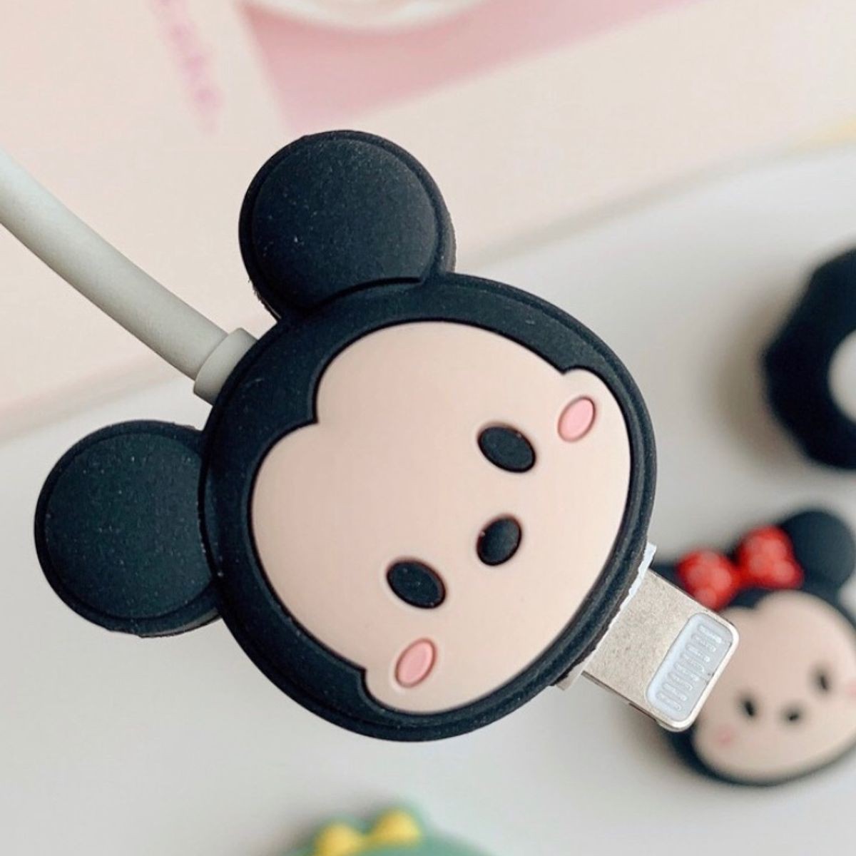 Protetor de Cabo Mickey Disney Classic Preto - Planeta Nerd-Geek