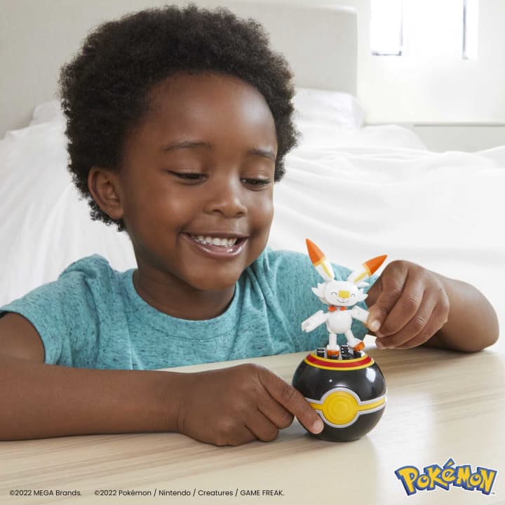 Scorbunny e Pokebola Colecionável Luxury Ball - Mega Brands (25 peças ...