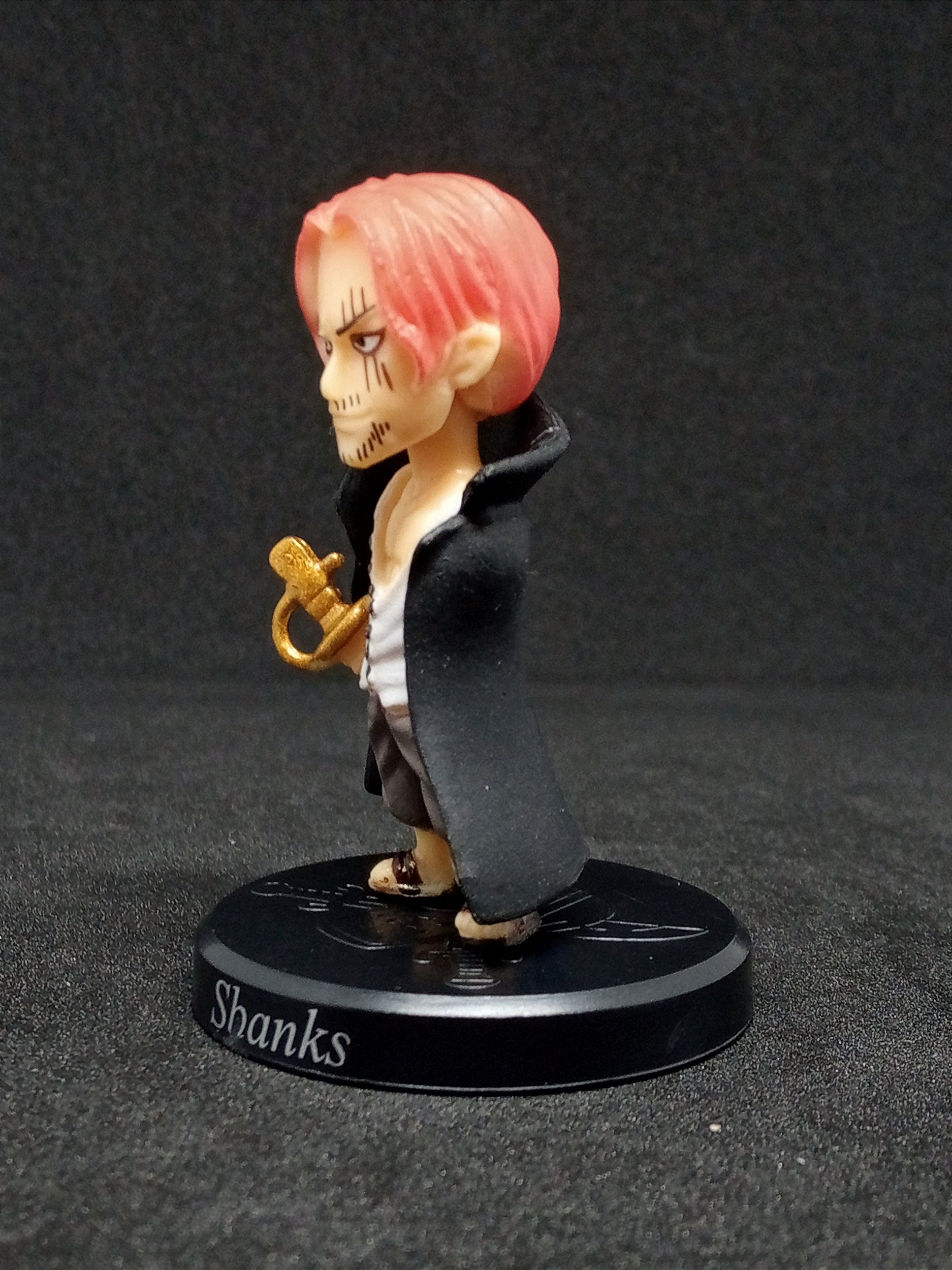 Shanks - Miniatura Colecionável One Piece 4,5cm - Planeta Nerd-Geek