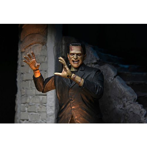 NECA Universal Monsters Ultimate Frankenstein's Monster (Color) Figure ...