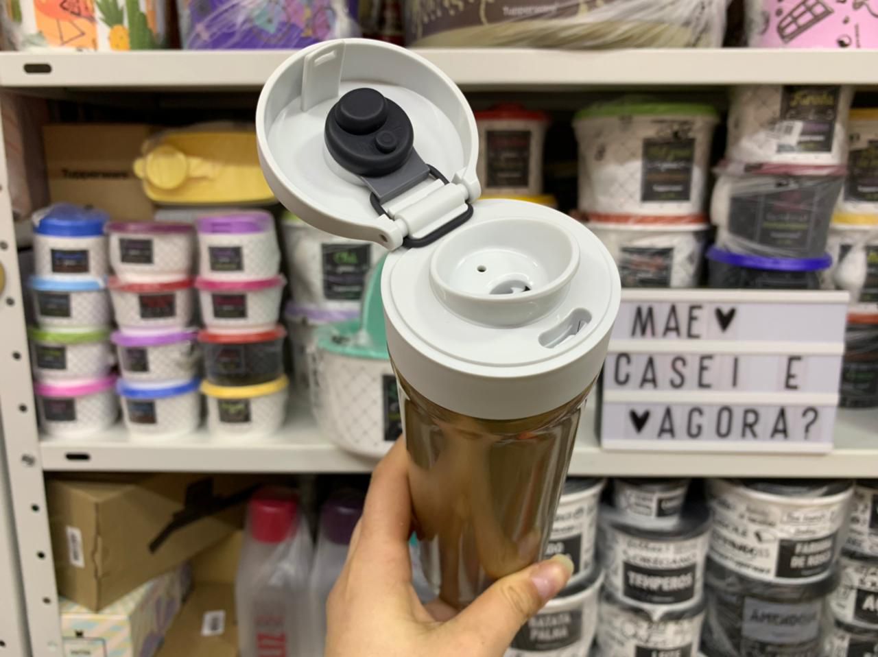 Tupperware Garrafa Térmica 300 ml Dourada Metalizado - Mãe, Casei e ...