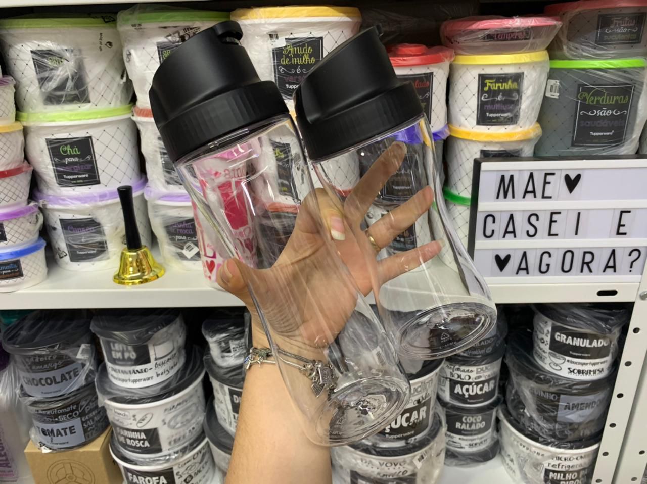 Tupperware Kit 2 Peças Condiserve Tampa Preta - Mãe, Casei e Agora ...