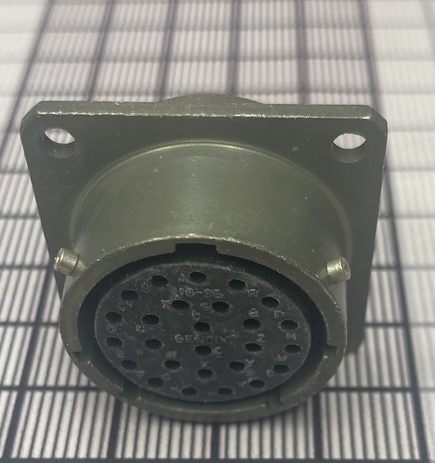 CONECTOR - PT02E-16-26S - Fibraer