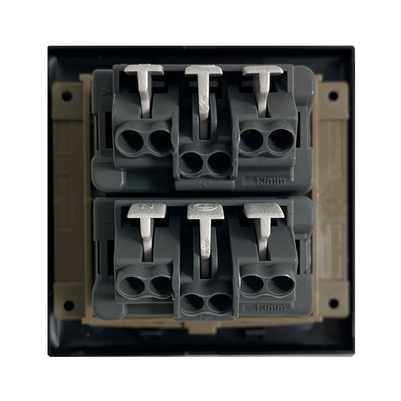 Kit Tomada Dupla 20A Com Placa Para Embutir em Móveis Preto PIAL Plus+ ...