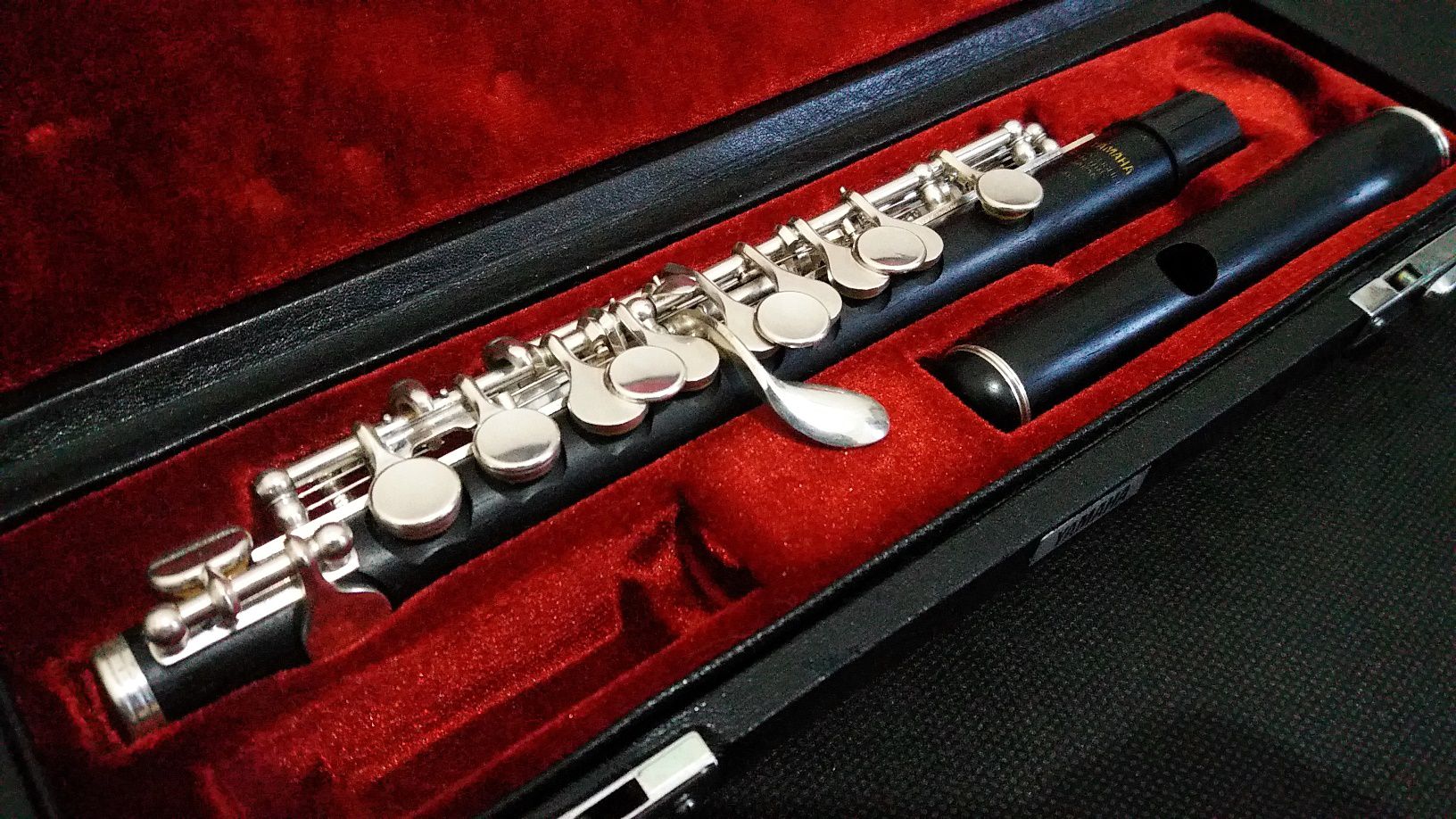 Piccolo Yamaha YPC-61 - Grenadilla - Profissional - Flautas Ohara