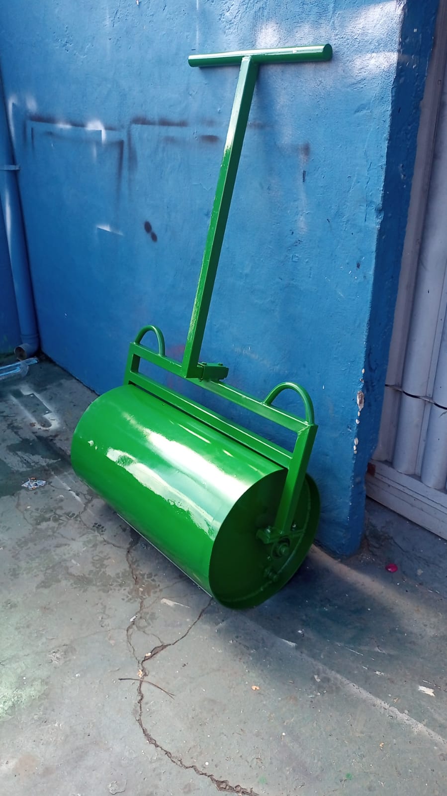 Rolo compactador manual com rolamentos - https://www.wkesportes.com.br