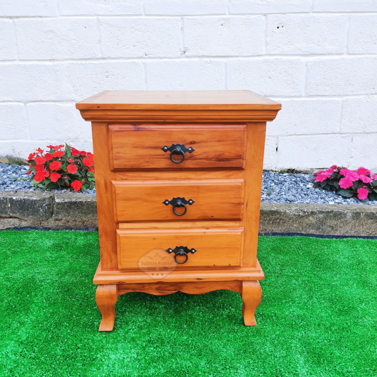 Mesa de Cabeceira Criado Mudo 3 Gavetas com Pé Luiz XV Madeira de ...