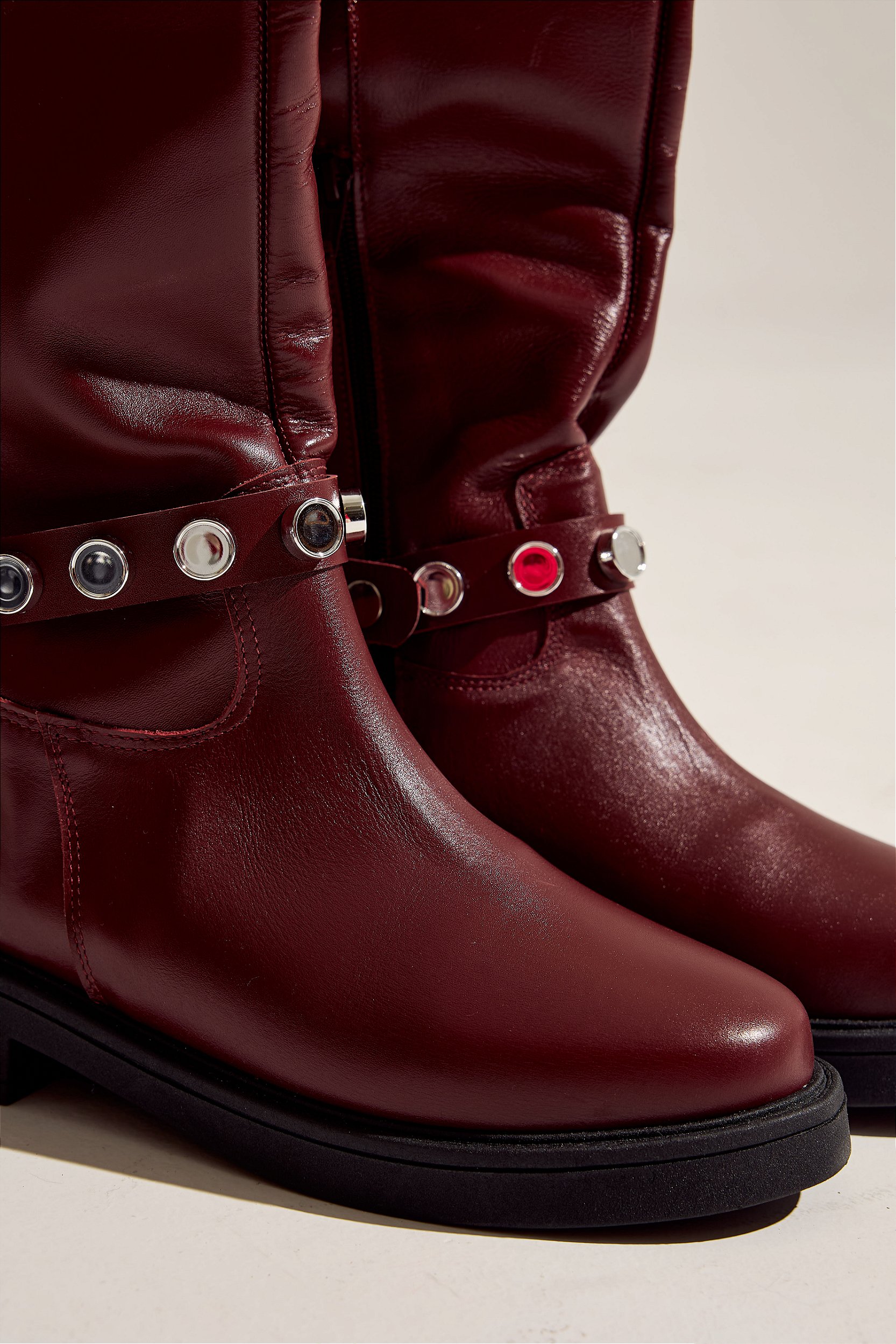Bota Feminina Cano Longo Couro Amora (Bordo) - USE HITZZ