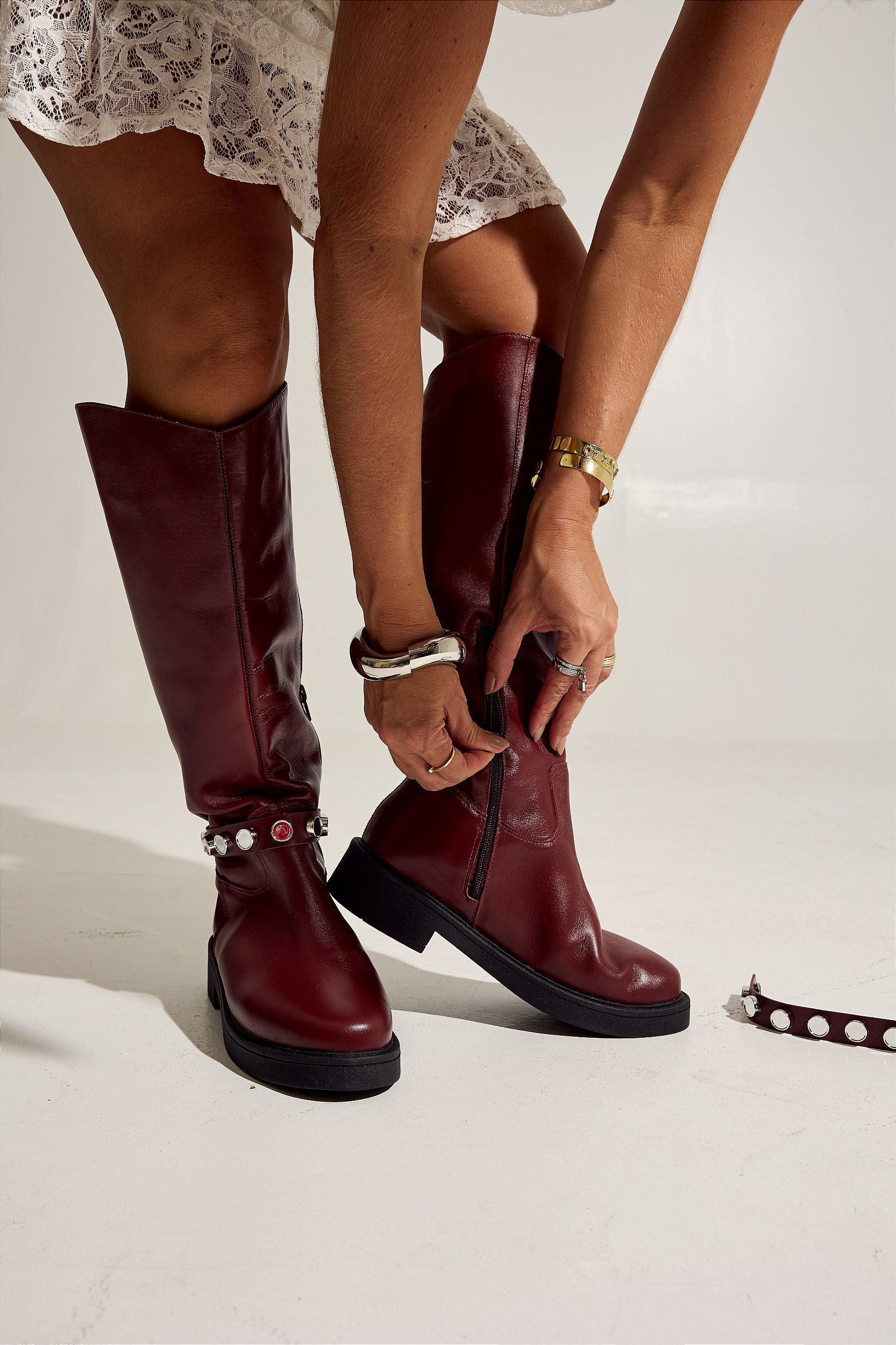 Bota Feminina Cano Longo Couro Amora (Bordo) - USE HITZZ
