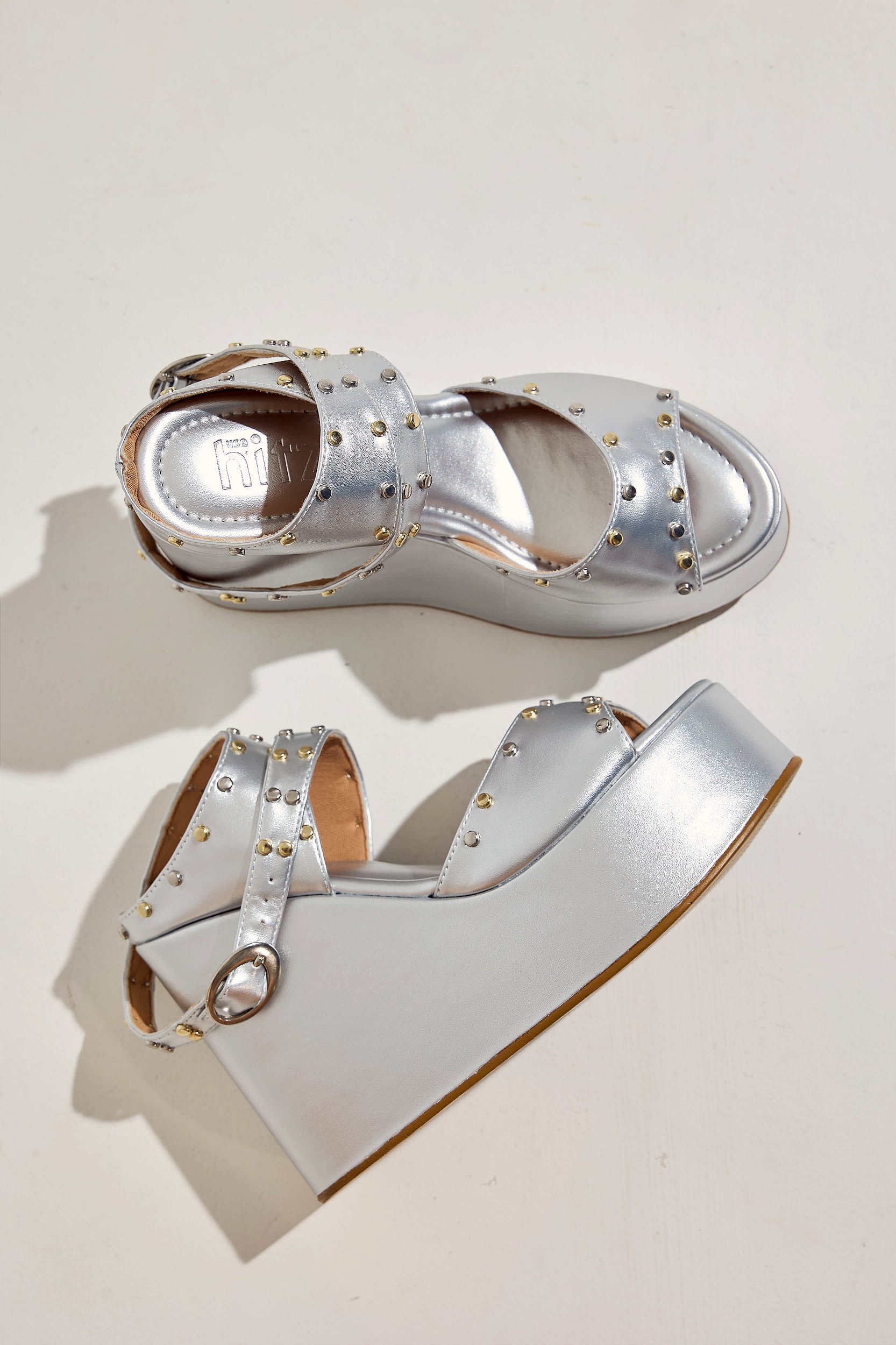 Sandália Plataforma Feminina Tachas Hailey (Prata) - USE HITZZ