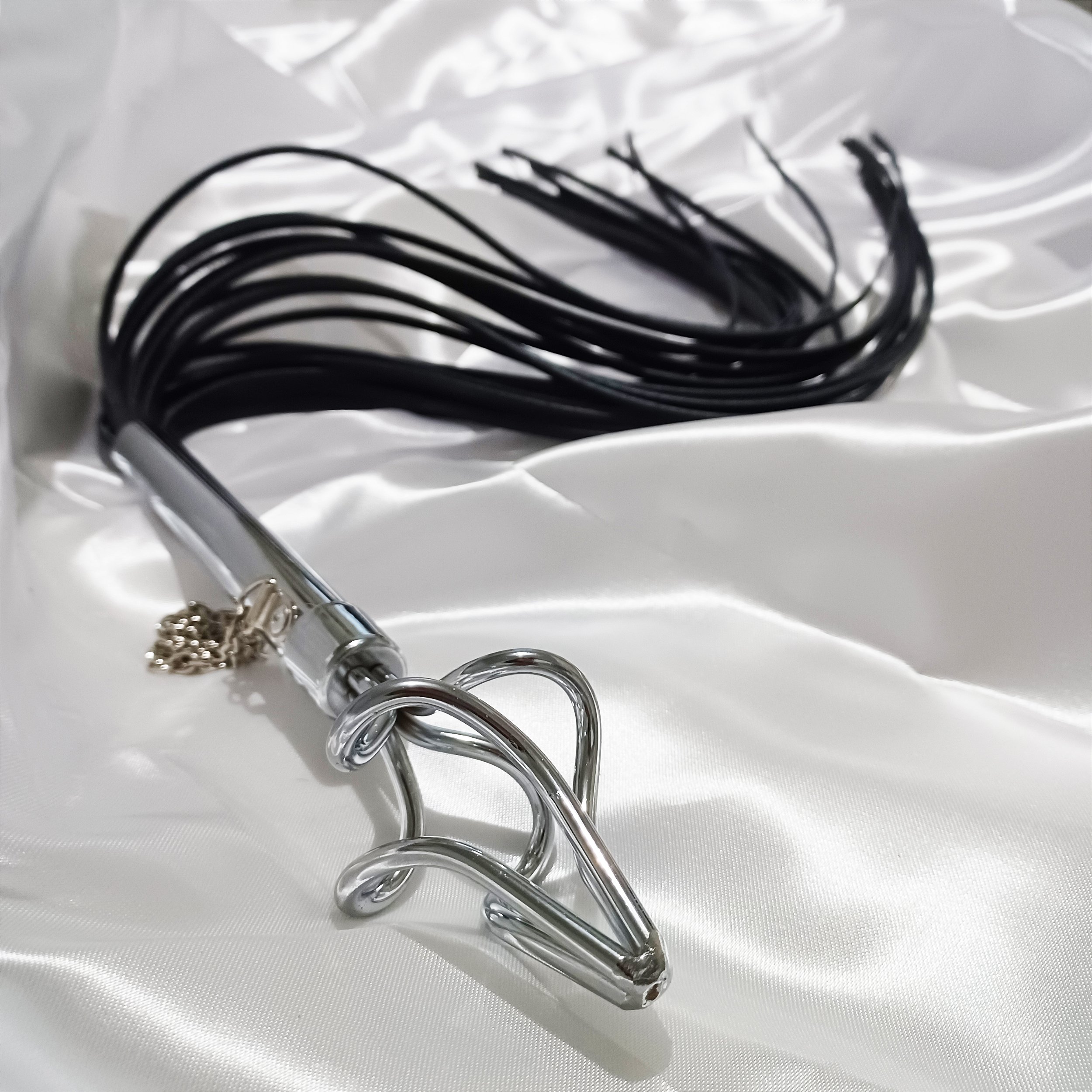 Flogger Majesty | Imponente e Luxuoso para BDSM | BDSM Luxury - BDSM Luxury