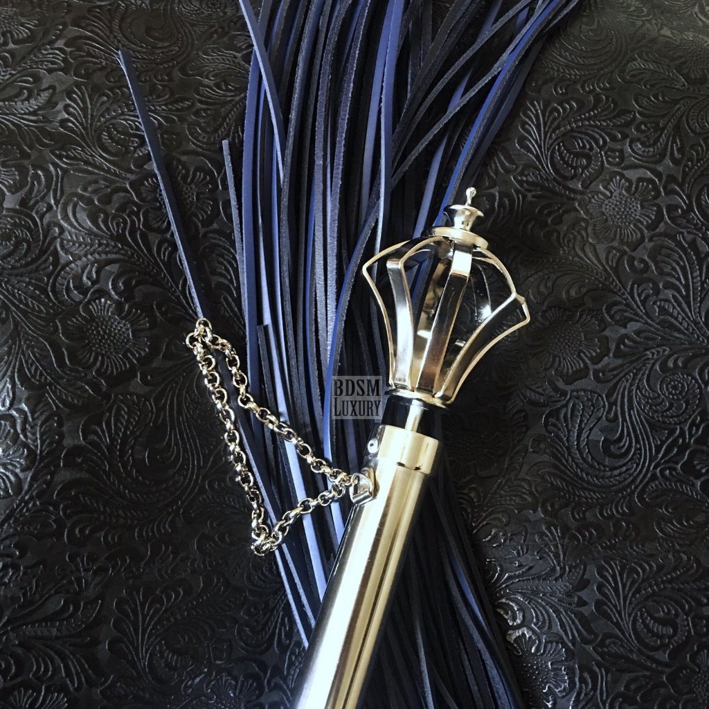 Flogger Royal | Alta Qualidade para Prazer e Impacto | BDSM Luxury ...