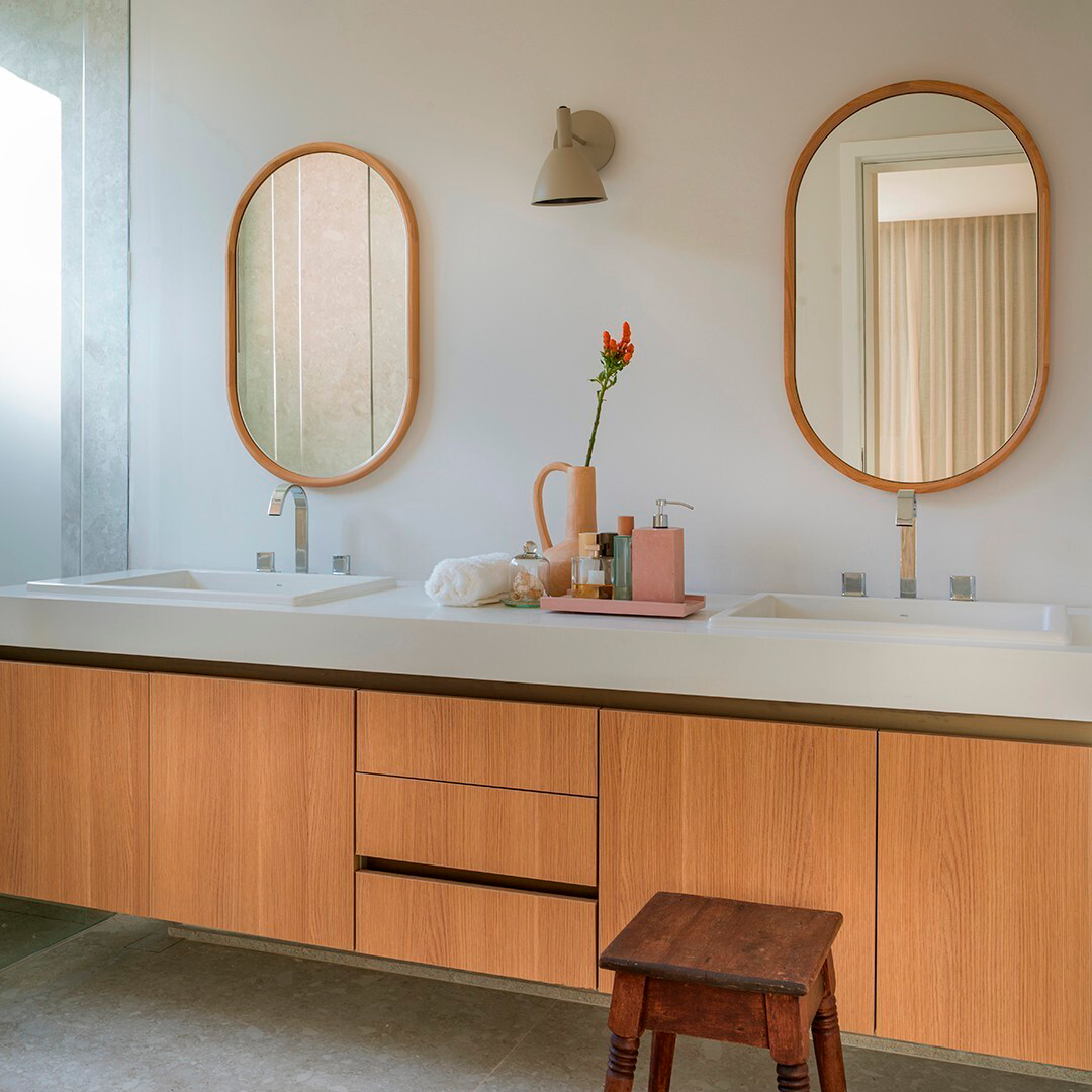 Espelho oval Galeão 80x50cm de Madeira Maciça - Éntona Decor