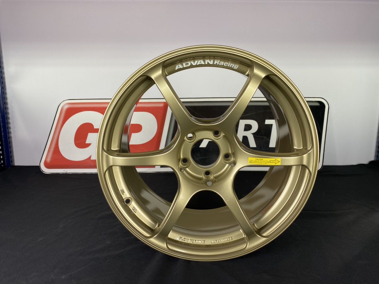 Rodas Esportivas Advan Racing RG III Racing Gold 5x114,3 18x9 ET35 ...