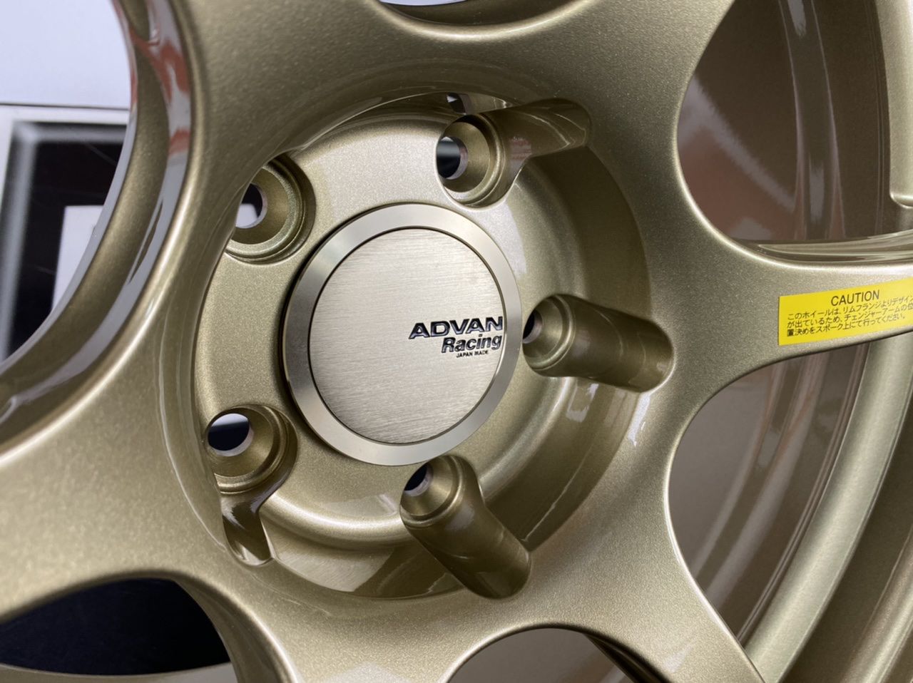 Rodas Esportivas Advan Racing RG III Racing Gold 5x114,3 18x9 ET35 ...