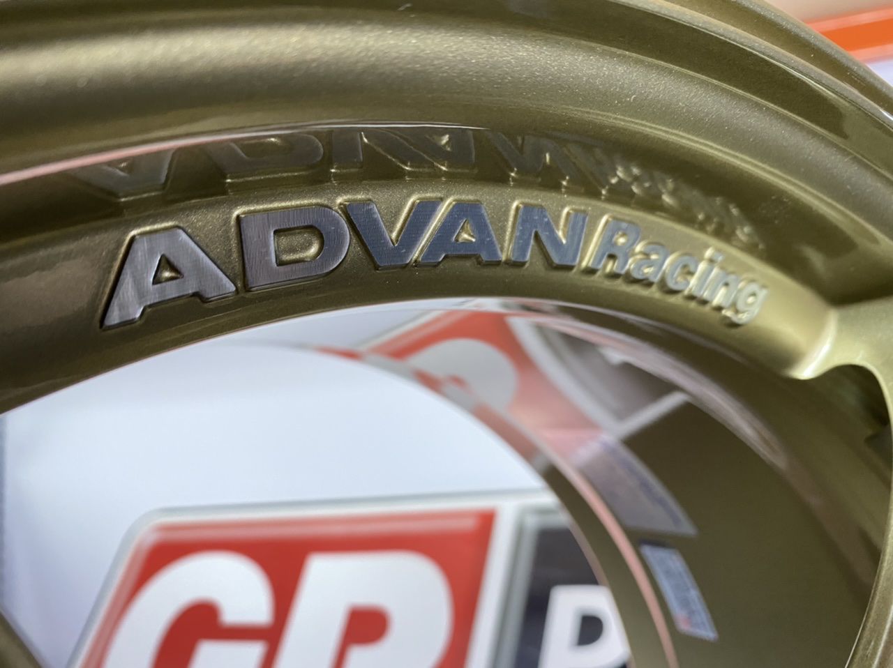 Rodas Esportivas Advan Racing RG III Racing Gold 5x114,3 18x9 ET35 ...