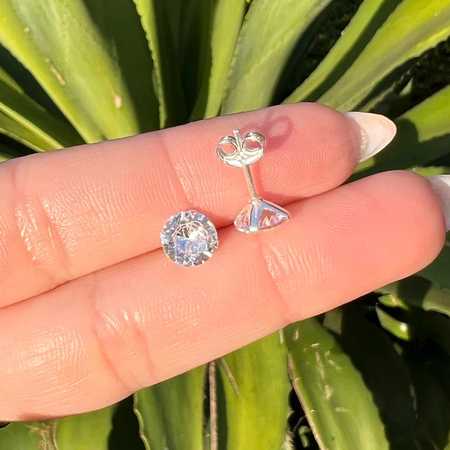 Brinco Ponto De Luz 7 mm Em Prata - SegundoFuro.com