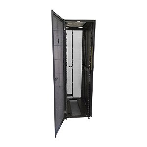 Racks para servidores, storages, switch, firewall, roteador, nobreak