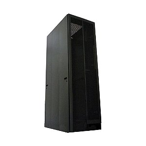 Racks para servidores, storages, switch, firewall, roteador, nobreak