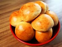 Pão de Milho COM Erva Doce (10 un) - salgados & doces funcionais