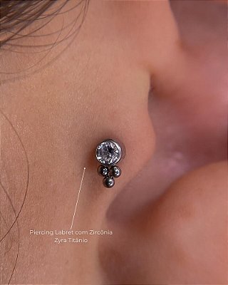 Labret Lateral Argola Titânio e Mais - Alternative Piercing