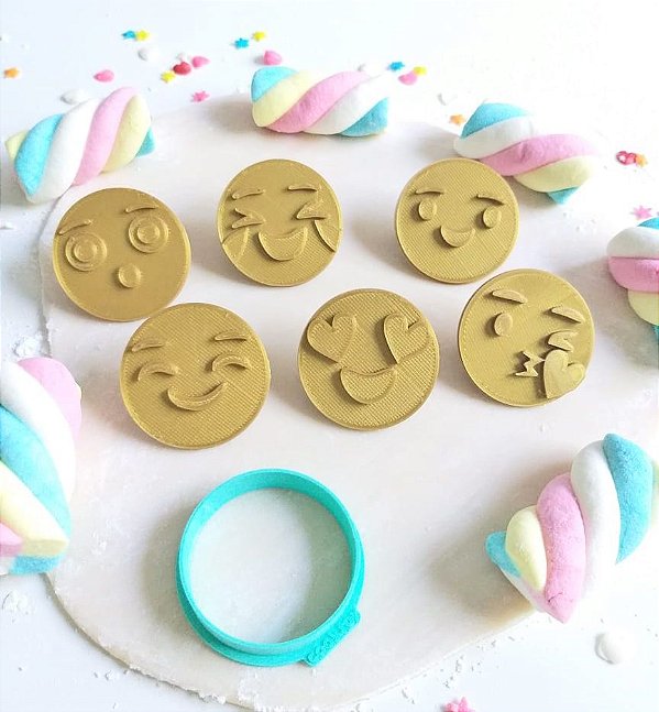 KIT EMOTICONS / EMOJIS | Cortador + Carimbos | 4 cm - COOKTOY ...