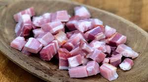 BACON DEFUMADO PICADO - PACOTE 1KG - Vivas Distribuidora