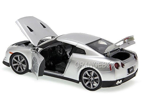Brian s Nissan GTR R35 Velozes e Furiosos 7 Jada Toys 1:24 Prata - 19 ...