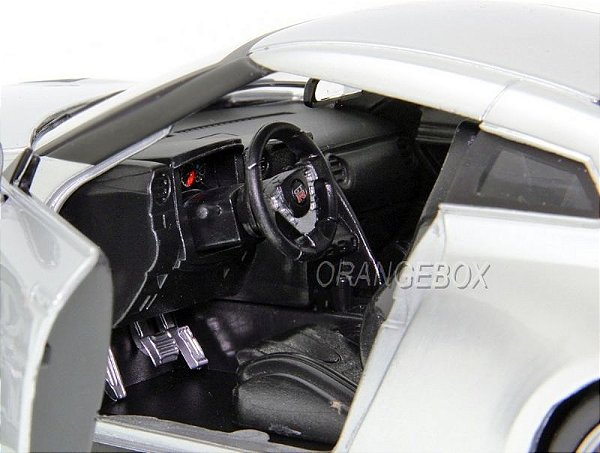 Brian s Nissan GTR R35 Velozes e Furiosos 7 Jada Toys 1:24 Prata - 19 ...