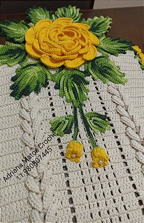 Caminho de mesa Mega Rosa - Adriana Matos Crochê