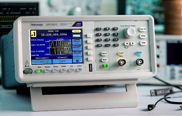 Tektronix AFG1022 - Grupo Zilocchi - Produtos Eletroeletrônicos