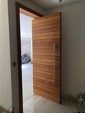 Kit porta pivotante especial com ripado horizontal em angelim pedra ...