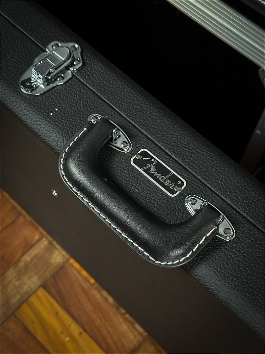 CASE FENDER P GUITARRA STRATOCASTER CLASSIC SERIES - Crunch Music