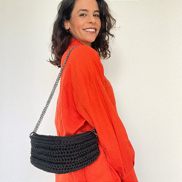 Pochete Ana Preta com alça ônix - Amor por Fios Crochê