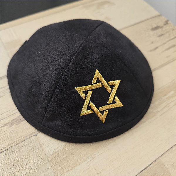 Kipá Judaica Preta com Estrela de David Dourada - Davar - Artigos judaicos