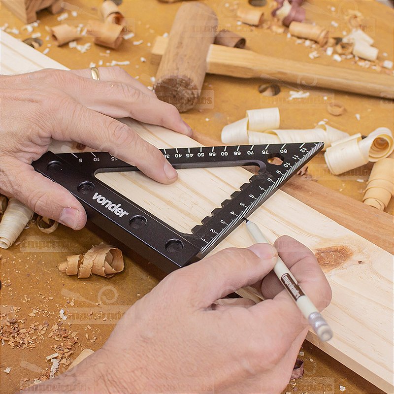 Esquadro Triangular para Carpintaria 120mm – Praticidade e Precisão ...