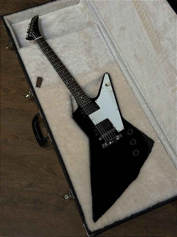 Guitarra Gibson Explorer Black 2010 captadores EMG - Crunch Music