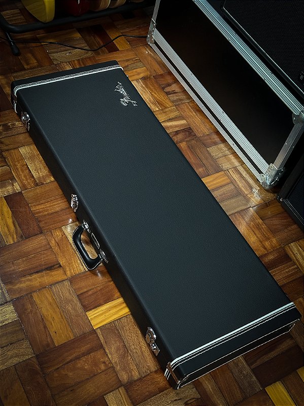 CASE FENDER P GUITARRA STRATOCASTER CLASSIC SERIES - Crunch Music