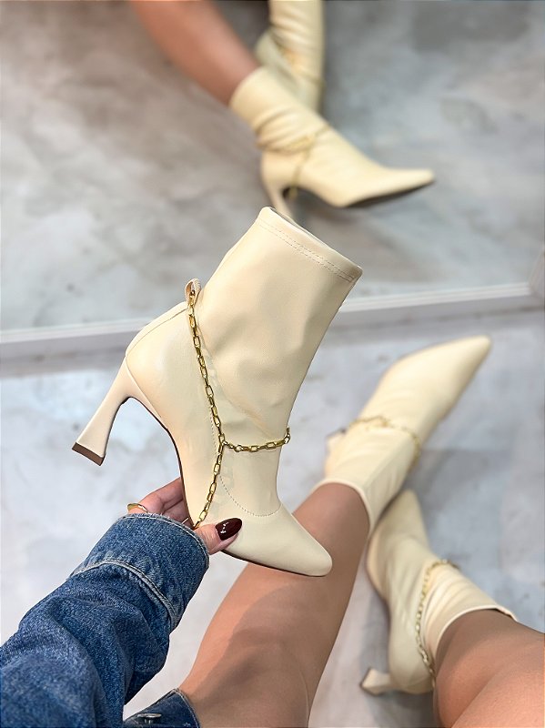 Bota Feminina Nic Creme em Strech - Cadência Feminina Shoes