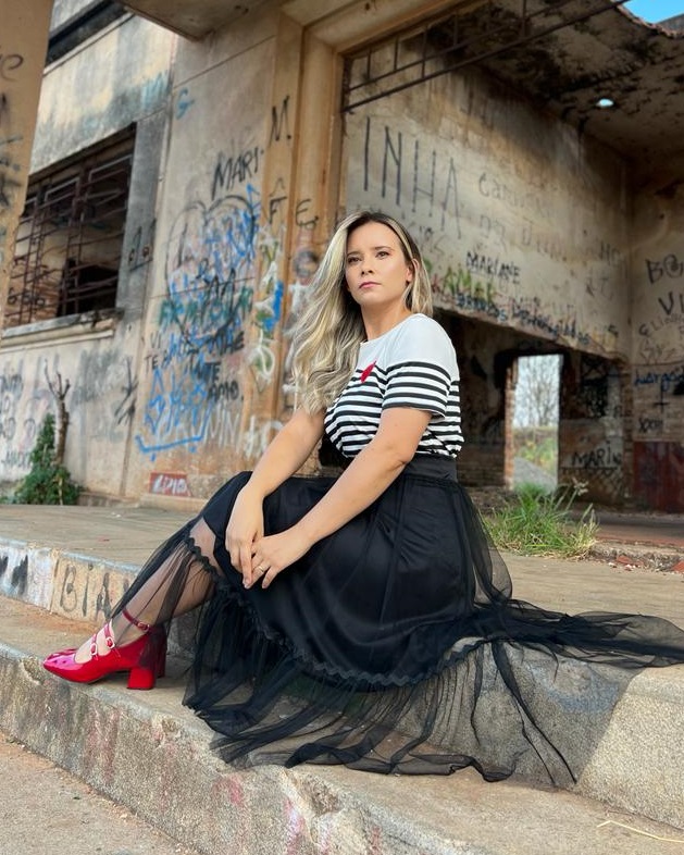 Saia Tania - www.nicerodrigues.com.br